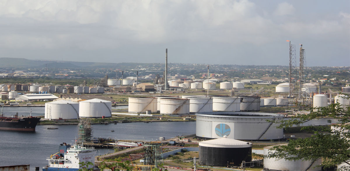Curacao escogió a sustituto de Pdvsa para operar refinería Isla - Banca ...