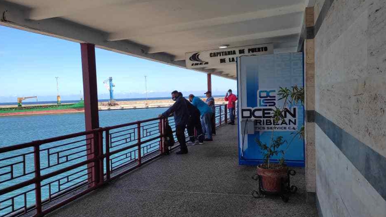 Mini ferry de La Guaira reactiva viajes a Los Roques (+tarifa) - Banca ...
