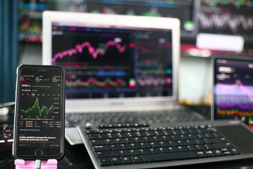 Bloomberg: S&P500 alcanzará máximo histórico en 2024, según estratega de RBC - Banca y Negocios