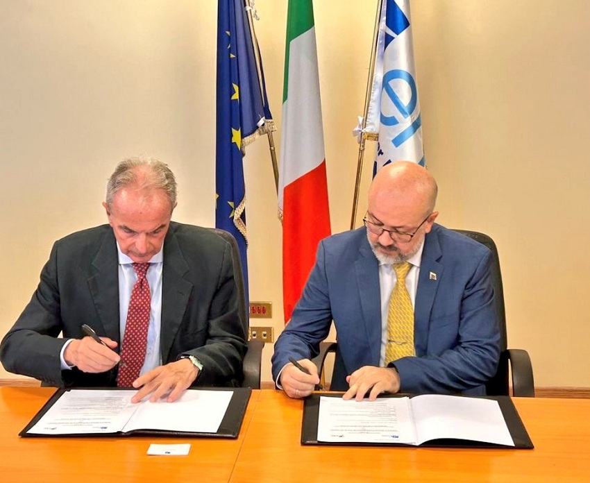 Firman acuerdo para reiniciar operaciones aéreas