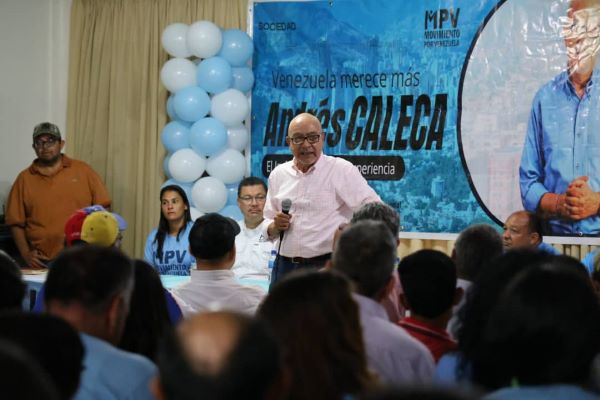 Caleca: habrá que acudir sin temor al FMI y el Banco Mundial