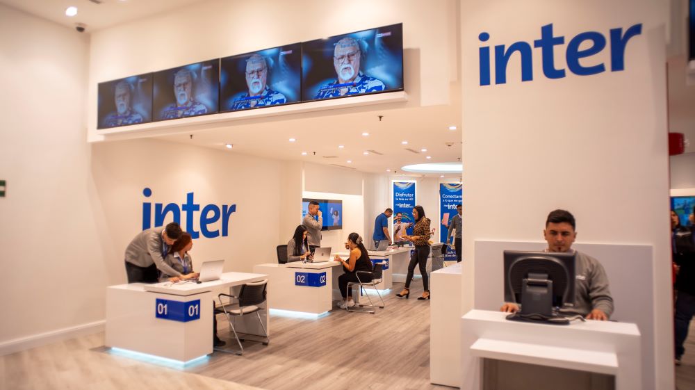 Inter eleva capacidad de fibra óptica hasta 900.000 hogares