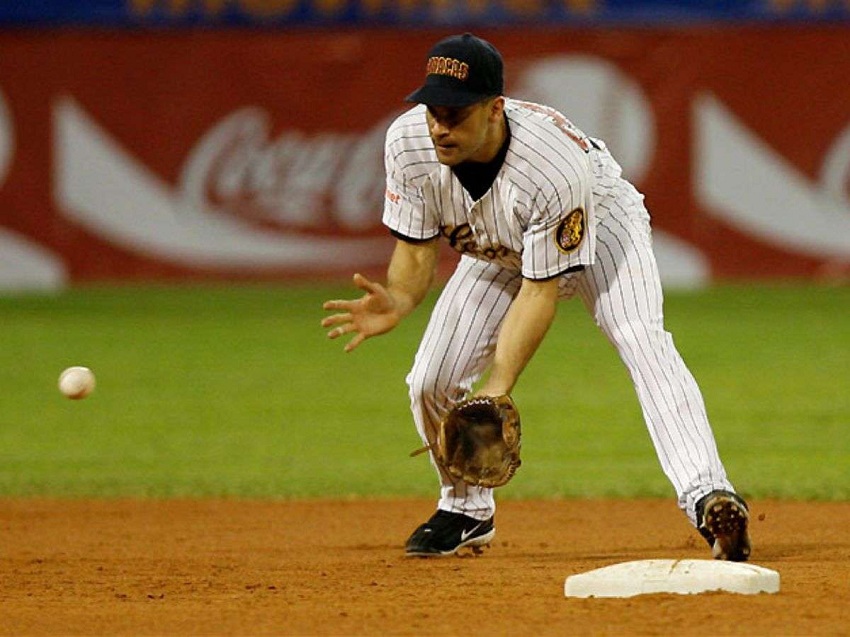 Regresa el 23 a los melenudos: Omar Vizquel será homenajeado por Leones ...