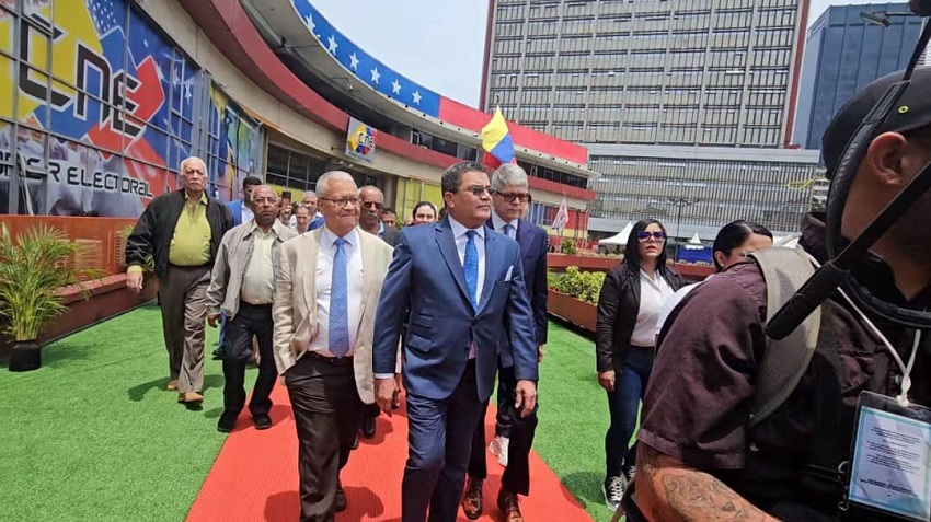 Benjamín Rausseo inscribió su candidatura para las presidenciales del ...