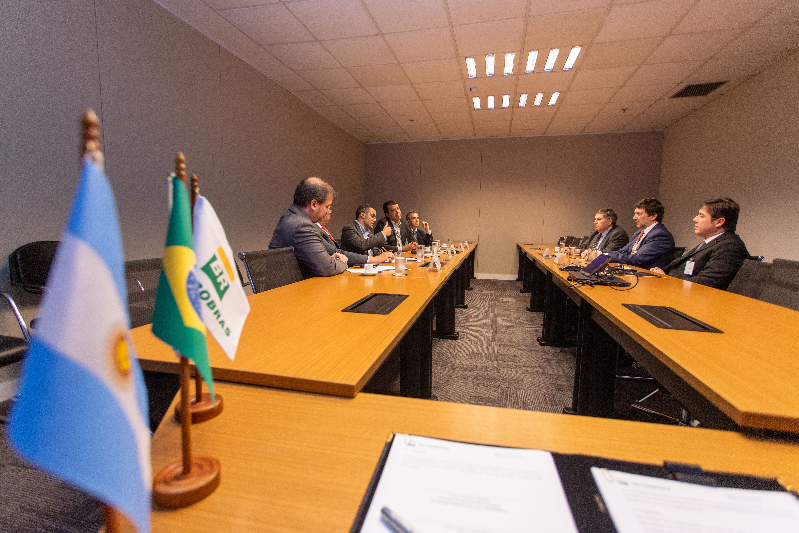 La argentina Enarsa firma acuerdo con la brasileña Petrobras para ...