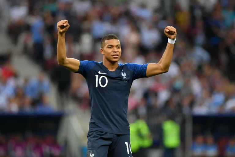 Terminan siete años de espera: El súper astro Kylian Mbappé será ...