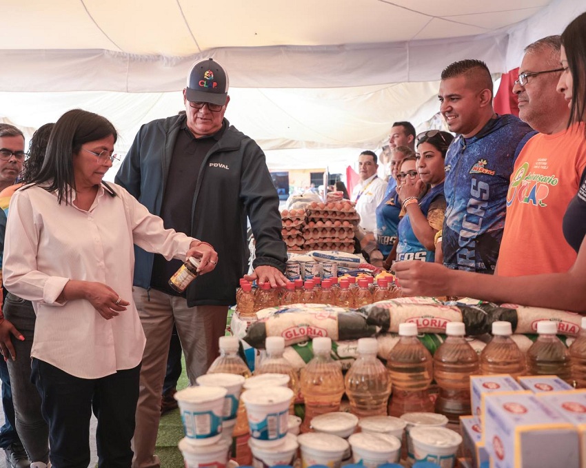 Delcy Rodríguez: Los Clap distribuyeron 132 millones de combos ...