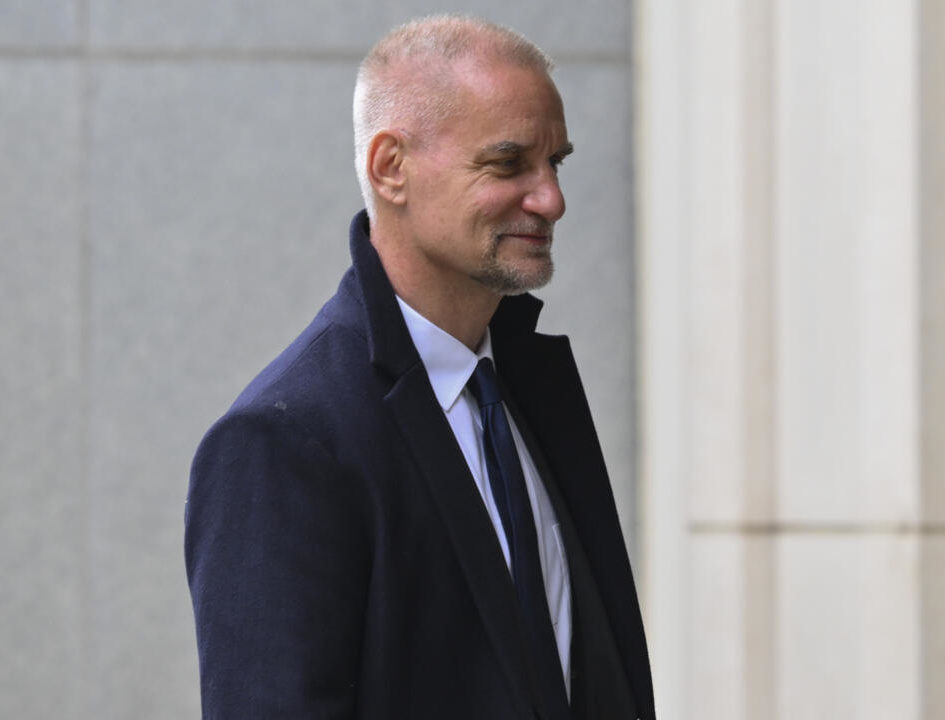 Juez de EEUU condena a exbanquero de Goldman Sachs a dos años de cárcel ...