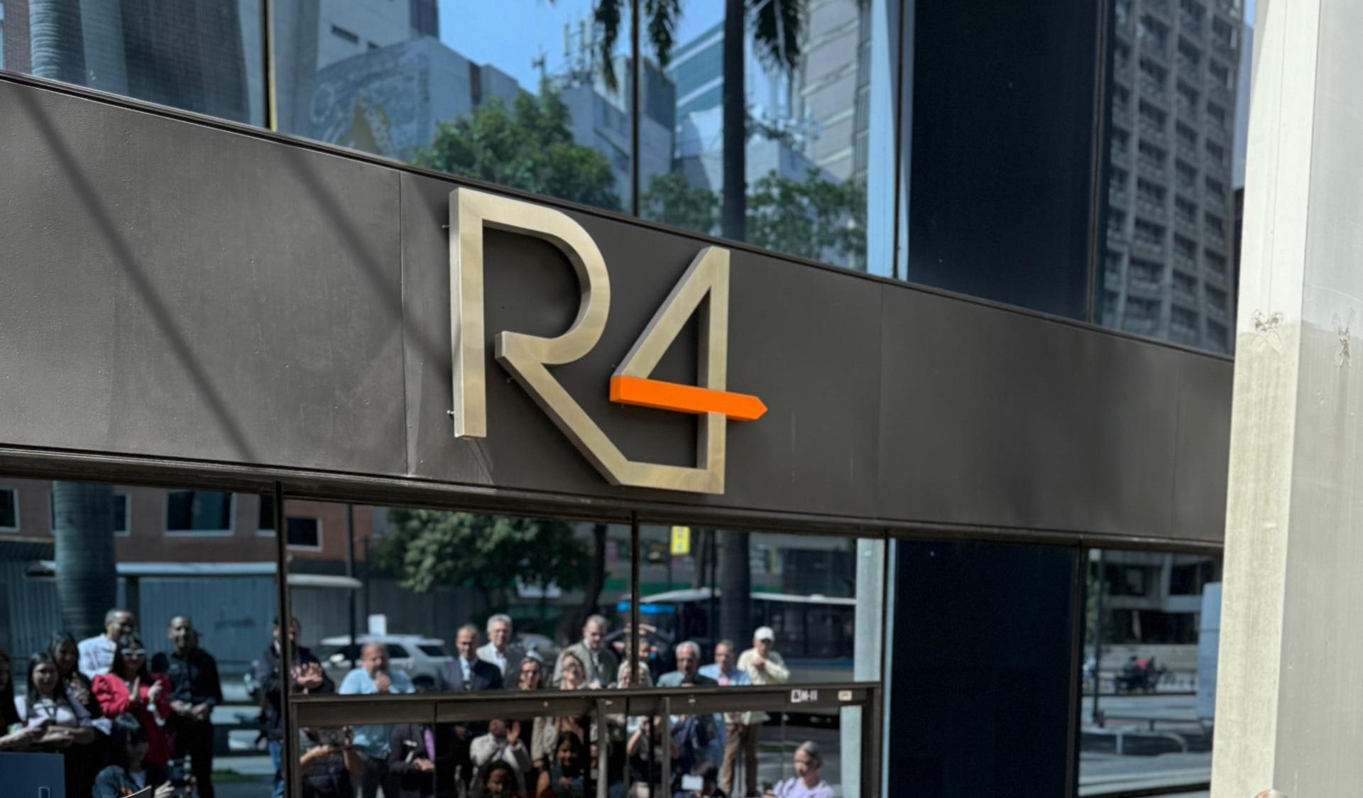 R4 Banco celebra 19 años con nuevo branding y un modelo más abierto y digital - Banca y Negocios